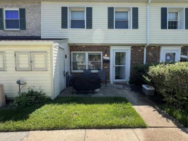 2 Br, 2 bath, Townhouse 9220 Bridle Path Ln