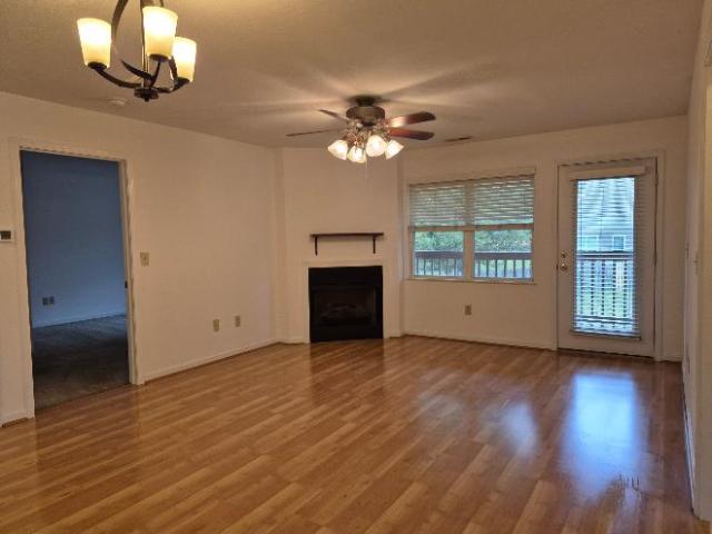 2 Br, 2 bath, Townhouse/Brownstone/RowHouse 105 Olde Covington Way