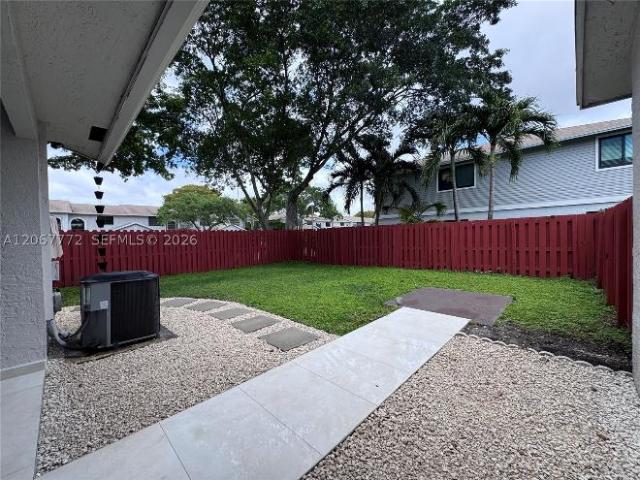 2 Br, 2 bath, Townhouse/Brownstone/RowHouse 10651 NW 1st St