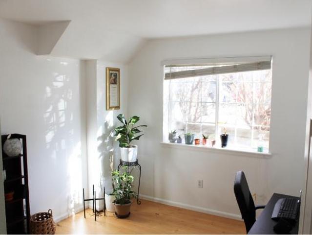 2 Br, 2 bath, Townhouse/Brownstone/RowHouse 10784 W 63rd Place