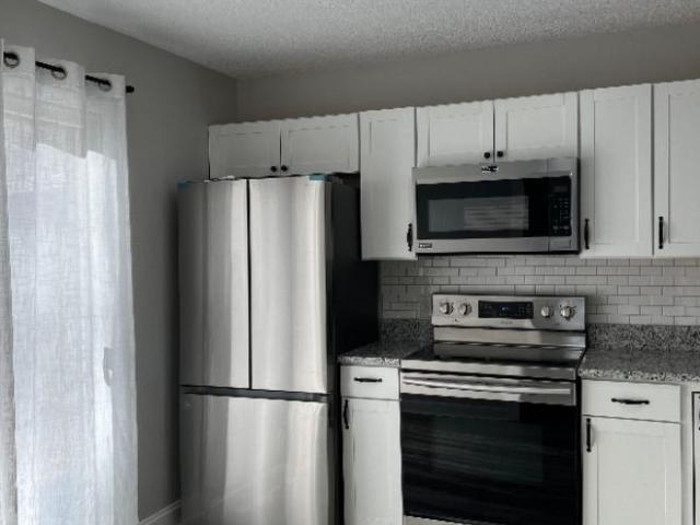 2 Br, 2 bath, Townhouse/Brownstone/RowHouse 108 Mallard Cv