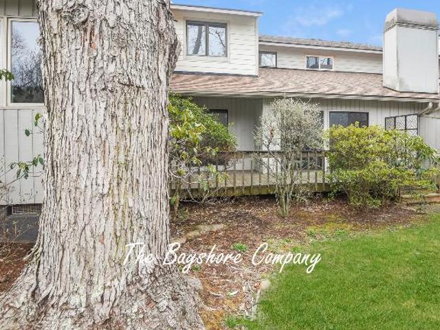 2 Br, 2 bath, Townhouse/Brownstone/RowHouse 103 Deerlake Dr