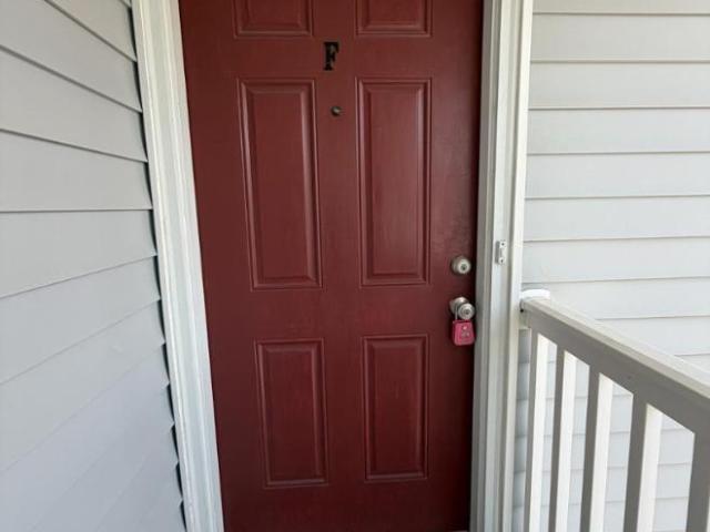 2 Br, 2 bath, Townhouse/Brownstone/RowHouse 103 W Victoria Ct