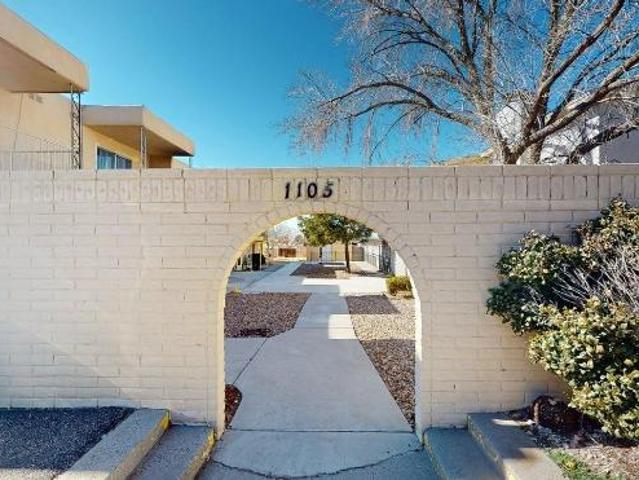 2 Br, 2 bath, Townhouse/Brownstone/RowHouse 1105 Chelwood Park Blvd NE