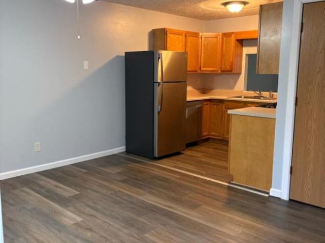 2 Br, 2 bath, Townhouse/Brownstone/RowHouse 1112 1/2 Hocking Rd
