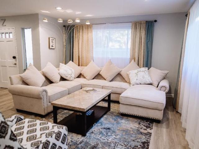 2 Br, 2 bath, Townhouse/Brownstone/RowHouse 11153 Morrison St