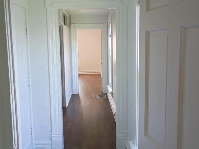 2 Br, 2 bath, Townhouse/Brownstone/RowHouse 1286 Indianola Ave