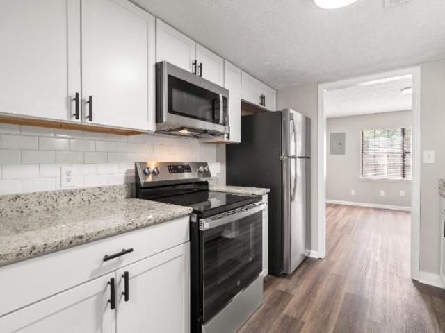 2 Br, 2 bath, Townhouse/Brownstone/RowHouse 1209 Cave Spring Road Sw