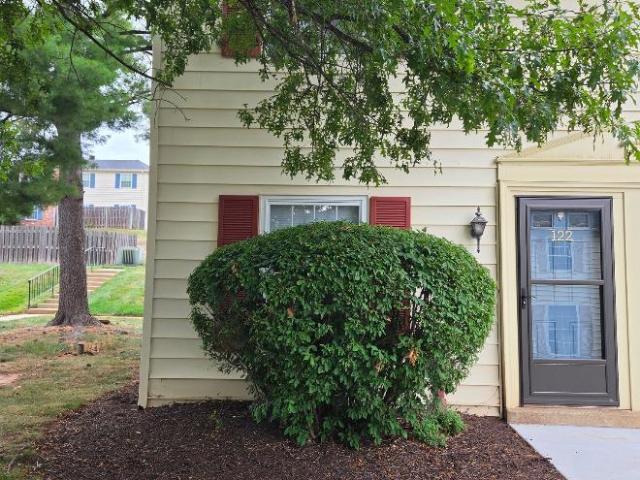2 Br, 2 bath, Townhouse/Brownstone/RowHouse 122 Wellington Ter