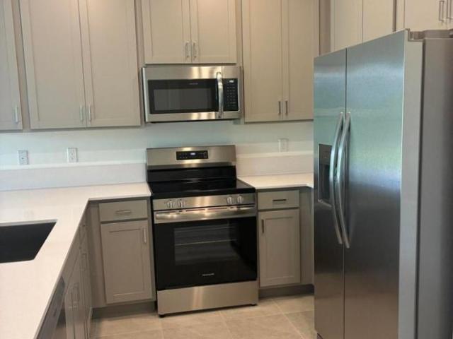 2 Br, 2 bath, Townhouse/Brownstone/RowHouse 13712 Jubilee