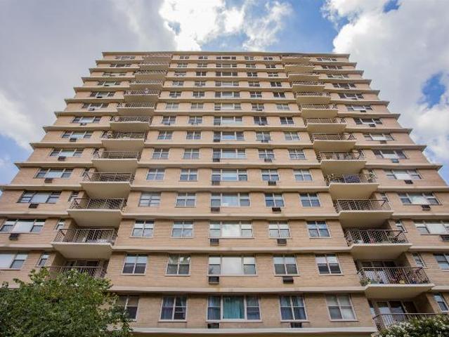 2 Br, 2 bath, Townhouse/Brownstone/RowHouse 1301 North Harrison Street