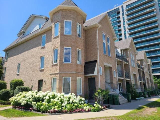 2 Br, 2 bath, Townhouse/Brownstone/RowHouse 130 Vanderhoof Avenue