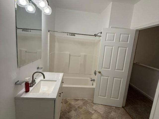 2 Br, 2 bath, Townhouse/Brownstone/RowHouse 1313 N Walnut St