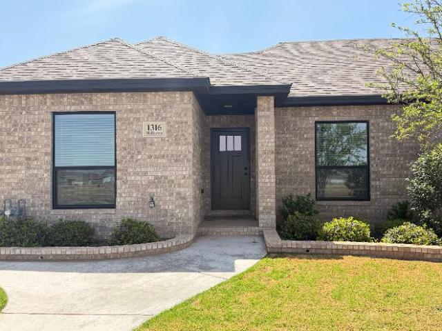 2 Br, 2 bath, Townhouse/Brownstone/RowHouse 1316 Milltown Rd
