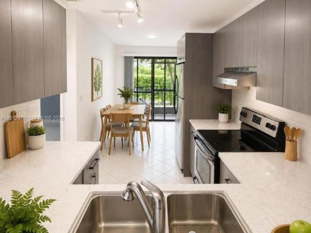 2 Br, 2 bath, Townhouse/Brownstone/RowHouse 1445 Amanda St