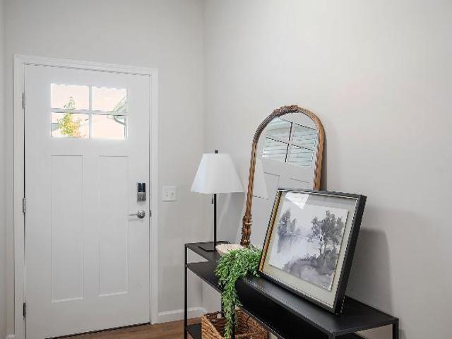 2 Br, 2 bath, Townhouse/Brownstone/RowHouse 1405 Wyles Dr