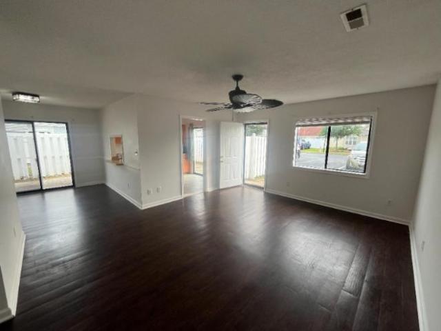 2 Br, 2 bath, Townhouse/Brownstone/RowHouse 1411 Turkey Ridge Rd