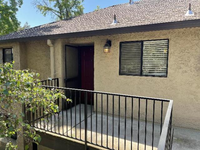 2 Br, 2 bath, Townhouse/Brownstone/RowHouse 1420 Sherman Ave