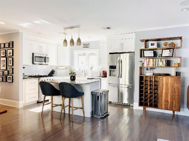 2 Br, 2 bath, Townhouse/Brownstone/RowHouse 14 Wilson Avenue 1