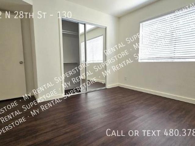 2 Br, 2 bath, Townhouse/Brownstone/RowHouse 15402 N 82nd St