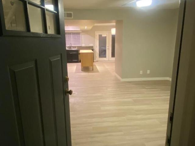 2 Br, 2 bath, Townhouse/Brownstone/RowHouse 1508 W Campbell Avenue