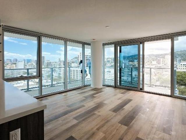 2 Br, 2 bath, Townhouse/Brownstone/RowHouse 1515 Liona Street