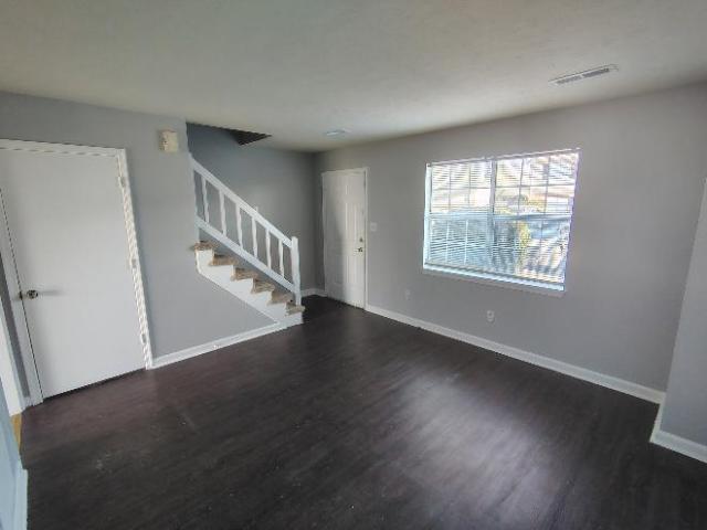2 Br, 2 bath, Townhouse/Brownstone/RowHouse 15 Ferguson Dr