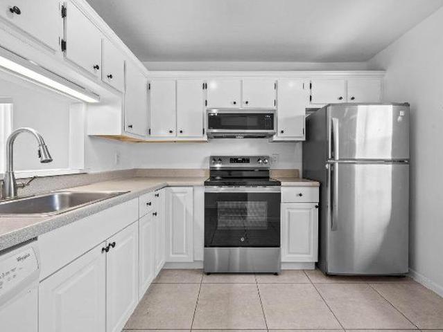 2 Br, 2 bath, Townhouse/Brownstone/RowHouse 16422 Straw Way