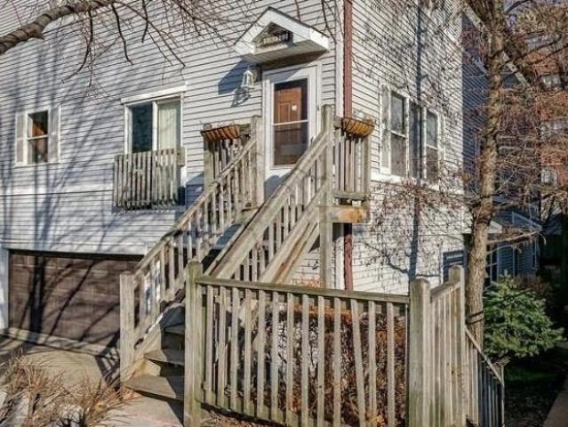 2 Br, 2 bath, Townhouse/Brownstone/RowHouse 1615 S Newberry