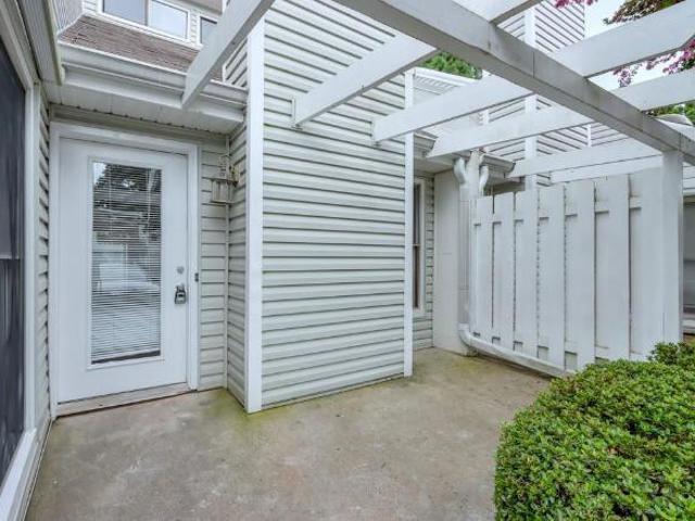 2 Br, 2 bath, Townhouse/Brownstone/RowHouse 1627 Homestead Trail