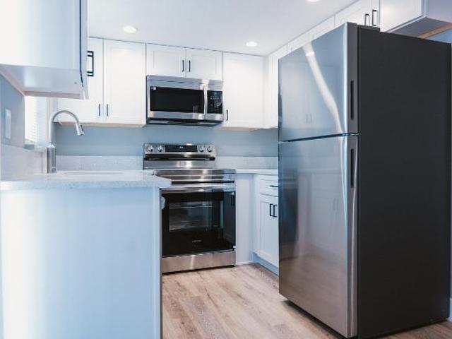 2 Br, 2 bath, Townhouse/Brownstone/RowHouse 162 Moyses Rd