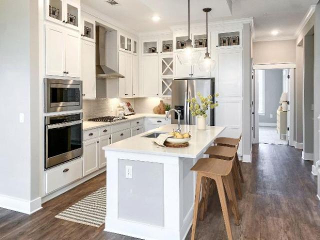 2 Br, 2 bath, Townhouse/Brownstone/RowHouse 17014 Fairmount Way