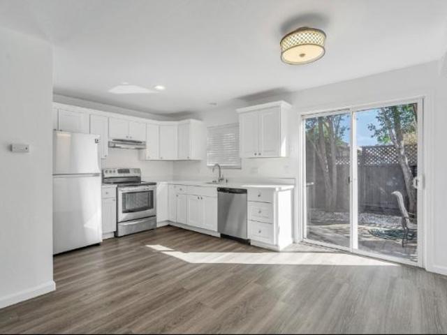 2 Br, 2 bath, Townhouse/Brownstone/RowHouse 18771 Park Tree Ln