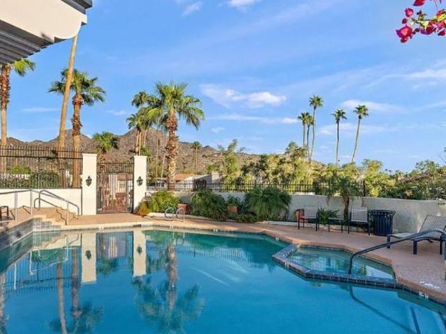 2 Br, 2 bath, Townhouse/Brownstone/RowHouse 1820 E Frier Dr