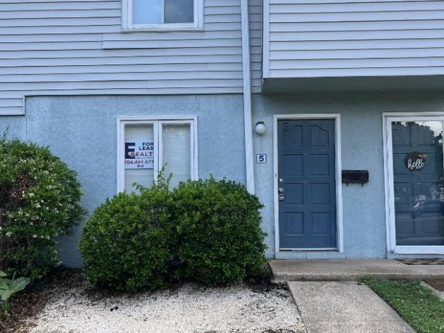 2 Br, 2 bath, Townhouse/Brownstone/RowHouse 1911 Smoke Ridge
