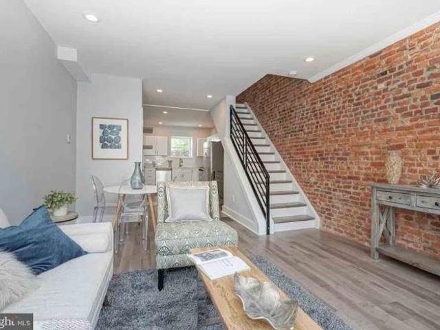 2 Br, 2 bath, Townhouse/Brownstone/RowHouse 1917 Pierce Street