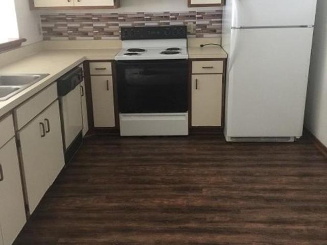 2 Br, 2 bath, Townhouse/Brownstone/RowHouse 1 Off Rodman Rd