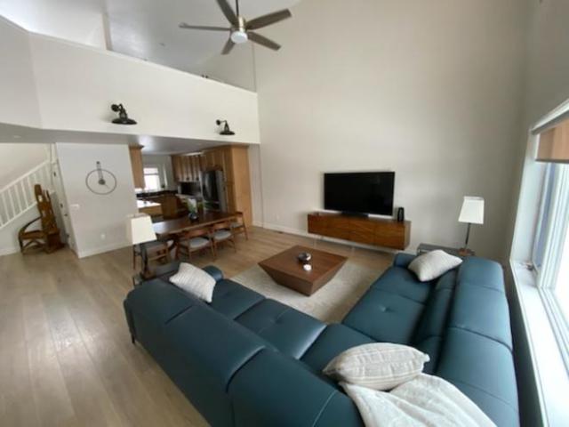 2 Br, 2 bath, Townhouse/Brownstone/RowHouse 2048 Marina Court