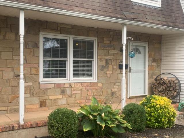 2 Br, 2 bath, Townhouse/Brownstone/RowHouse 204 Columbia Cmn