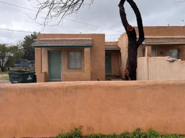 2 Br, 2 bath, Townhouse/Brownstone/RowHouse 204 East Palmdale Street