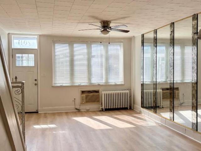 2 Br, 2 bath, Townhouse/Brownstone/RowHouse 2011 S Darien St