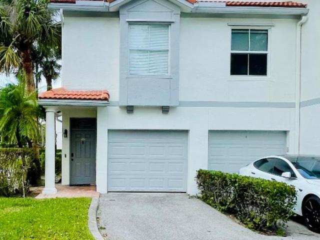 2 Br, 2 bath, Townhouse/Brownstone/RowHouse 2014 Alta Meadows Lane