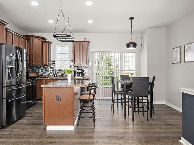 2 Br, 2 bath, Townhouse/Brownstone/RowHouse 20262 Bridgewater Rd
