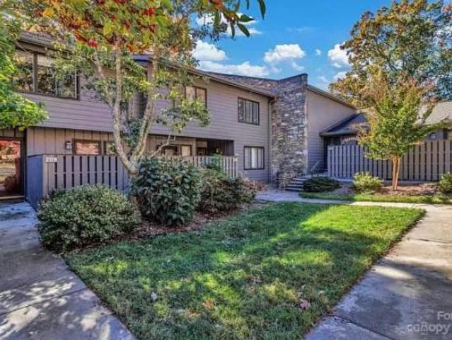 2 Br, 2 bath, Townhouse/Brownstone/RowHouse 211 Crowfields Drive