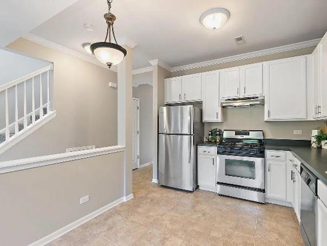 2 Br, 2 bath, Townhouse/Brownstone/RowHouse 2284 Flagstone Ln