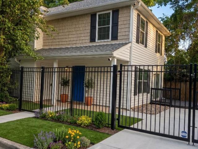 2 Br, 2 bath, Townhouse/Brownstone/RowHouse 220 Bladen St
