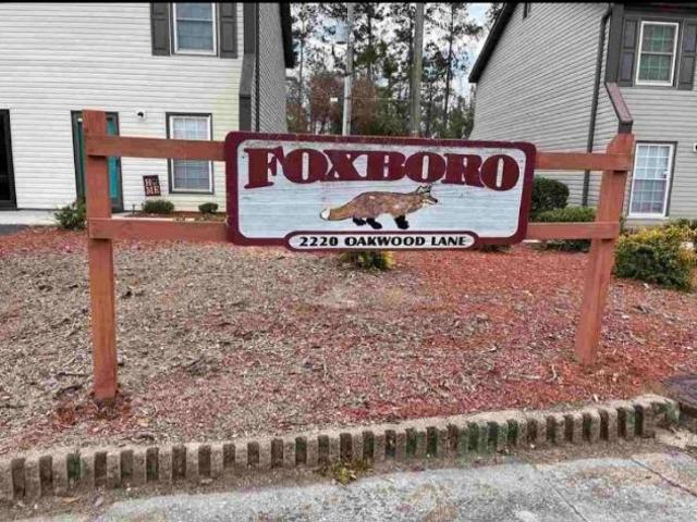 2 Br, 2 bath, Townhouse/Brownstone/RowHouse 2220 Oakwood Ln