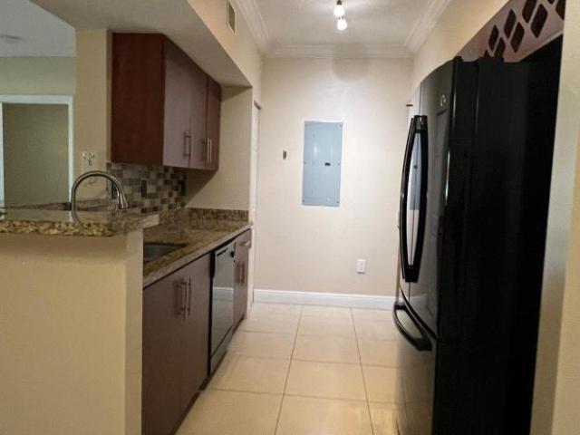 2 Br, 2 bath, Townhouse/Brownstone/RowHouse 231 Southwest 116th Avenue