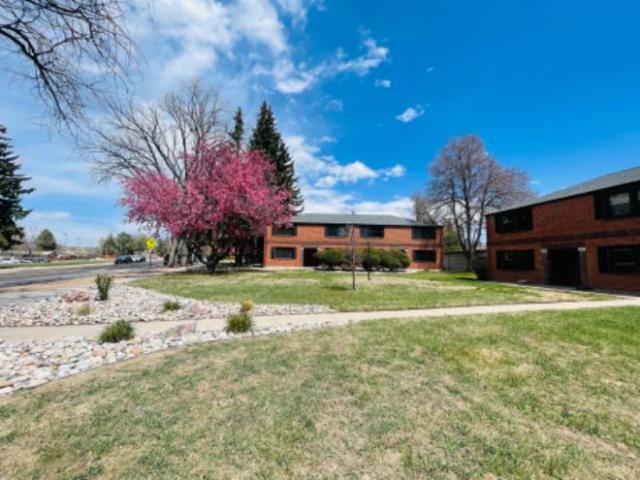 2 Br, 2 bath, Townhouse/Brownstone/RowHouse 2443 Paseo Rd