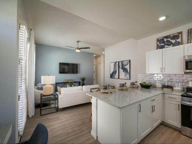 2 Br, 2 bath, Townhouse/Brownstone/RowHouse 24750 N 145th Ave